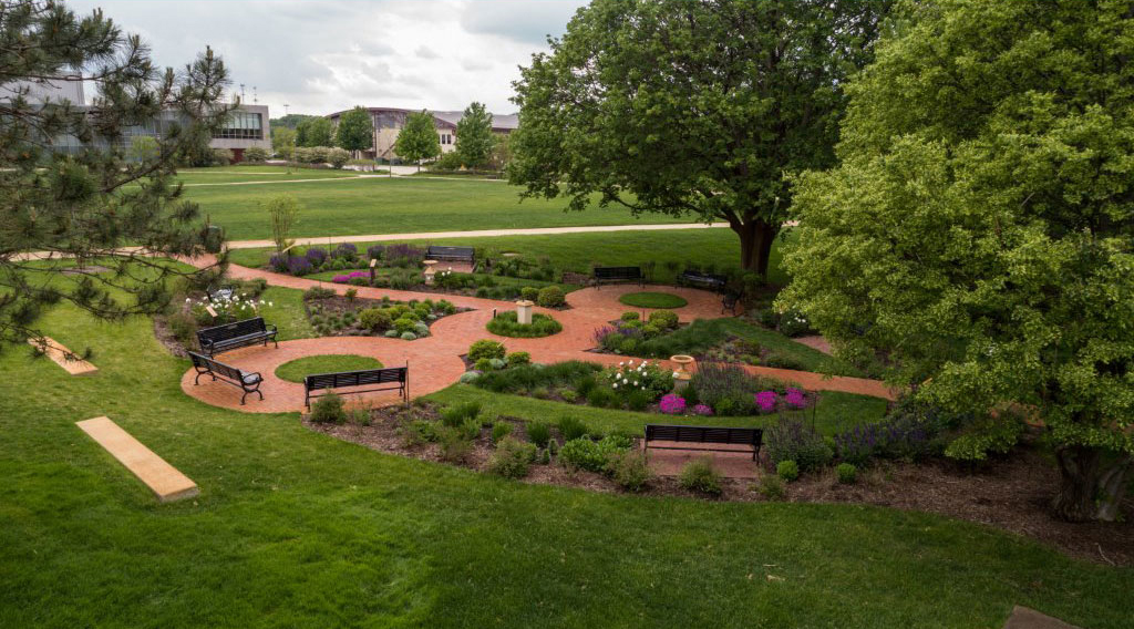 Visit Chicago Southland - Travel Inspirations: Shakespeare Garden